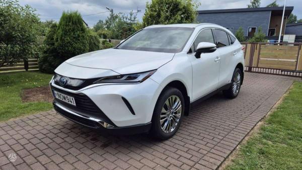 White Toyota Venza 2021 in Vilnius, with an engine capacity of 2.50 L and mileage of 59 thousand km for 31600 €, photo 1 on AUTOMOTO.COM.LV