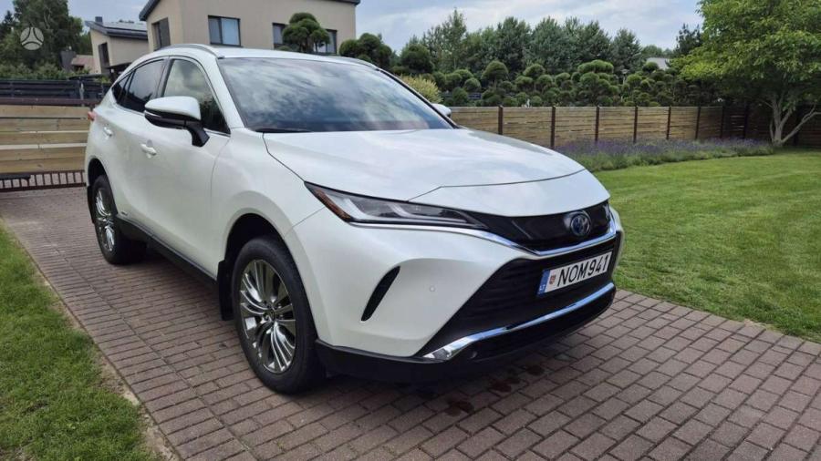White Toyota Venza 2021 in Vilnius, with an engine capacity of 2.50 L and mileage of 59 thousand km for 31600 €, photo 6 on AUTOMOTO.COM.LV