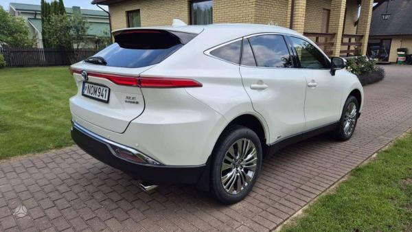 White Toyota Venza 2021 in Vilnius, with an engine capacity of 2.50 L and mileage of 59 thousand km for 31600 €, photo 6 on AUTOMOTO.COM.LV