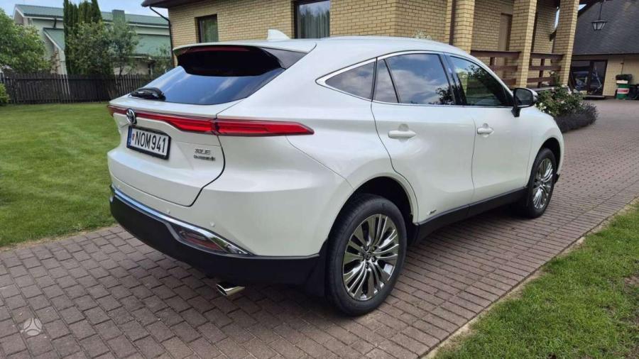 White Toyota Venza 2021 in Vilnius, with an engine capacity of 2.50 L and mileage of 59 thousand km for 31600 €, photo 7 on AUTOMOTO.COM.LV