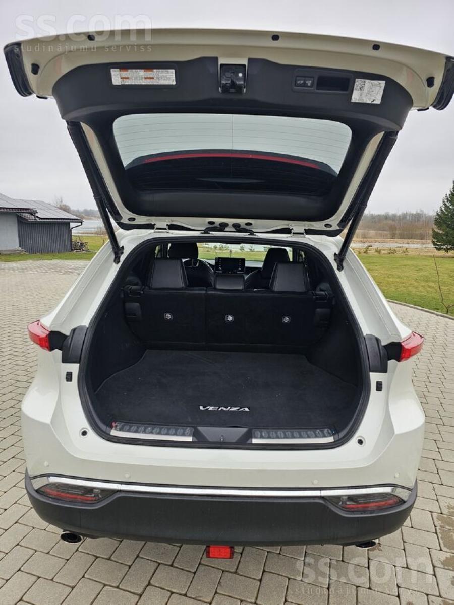 Balts Toyota Venza 2022 Saldus, ar dzinēja tilpumu 2.50 L un nobraukumu 91 tūkst. km par 27000 €, foto 8 vietnē AUTOMOTO.COM.LV