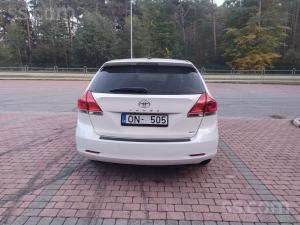 White Toyota Venza 2010 in Ventspils, with an engine capacity of 2.70 L and mileage of 200 thousand km for 7200 €, photo 5 on AUTOMOTO.COM.LV