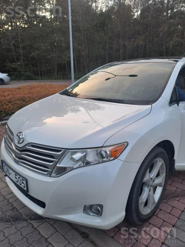 White Toyota Venza 2010 in Ventspils, with an engine capacity of 2.70 L and mileage of 200 thousand km for 7200 €, photo 10 on AUTOMOTO.COM.LV