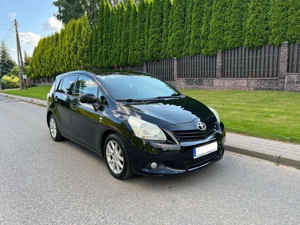 Melns Toyota Verso 2010 Viļņa, ar dzinēja tilpumu 2.20 L un nobraukumu 246 tūkst. km par 3499 €, foto 5 vietnē AUTOMOTO.COM.LV