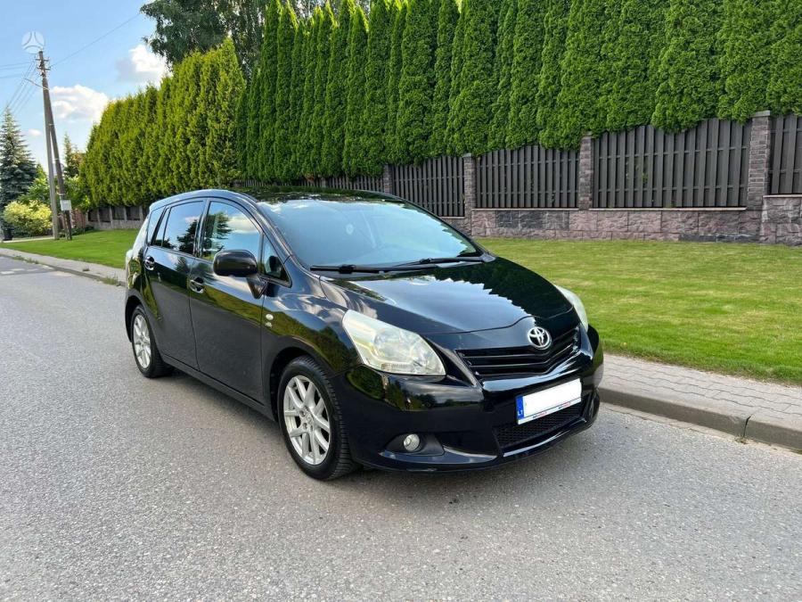 Melns Toyota Verso 2010 Viļņa, ar dzinēja tilpumu 2.20 L un nobraukumu 246 tūkst. km par 3499 €, foto 6 vietnē AUTOMOTO.COM.LV