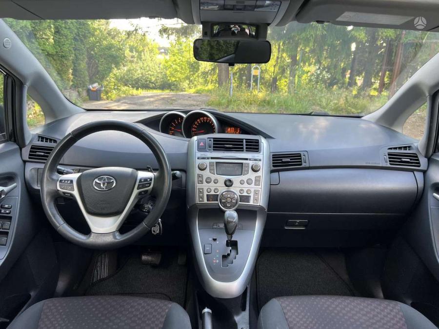 Melns Toyota Verso 2010 Viļņa, ar dzinēja tilpumu 2.20 L un nobraukumu 246 tūkst. km par 3499 €, foto 13 vietnē AUTOMOTO.COM.LV
