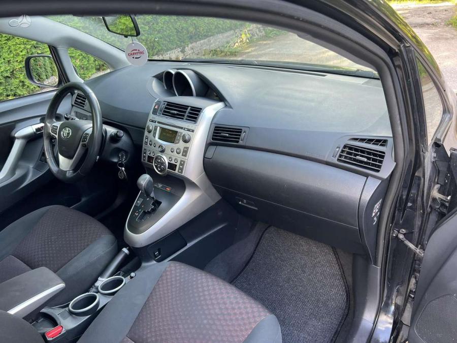 Melns Toyota Verso 2010 Viļņa, ar dzinēja tilpumu 2.20 L un nobraukumu 246 tūkst. km par 3499 €, foto 14 vietnē AUTOMOTO.COM.LV
