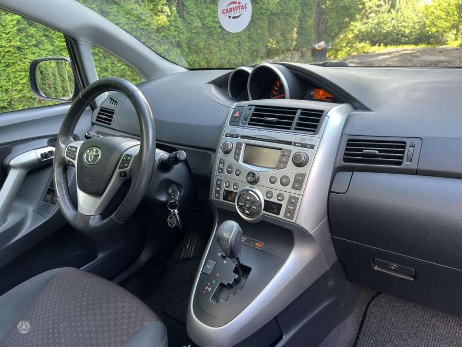 Melns Toyota Verso 2010 Viļņa, ar dzinēja tilpumu 2.20 L un nobraukumu 246 tūkst. km par 3499 €, foto 15 vietnē AUTOMOTO.COM.LV