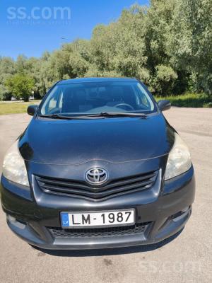 Black Toyota Verso 2011 in Riga, with an engine capacity of 2.00 L and mileage of 265 thousand km for 3800 €, photo 7 on AUTOMOTO.COM.LV