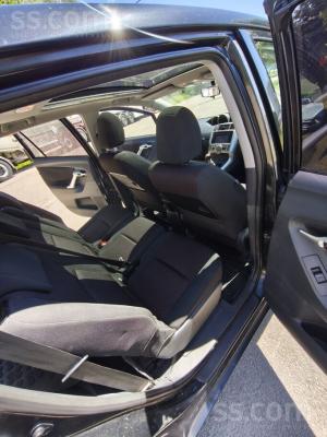 Black Toyota Verso 2011 in Riga, with an engine capacity of 2.00 L and mileage of 265 thousand km for 3800 €, photo 9 on AUTOMOTO.COM.LV