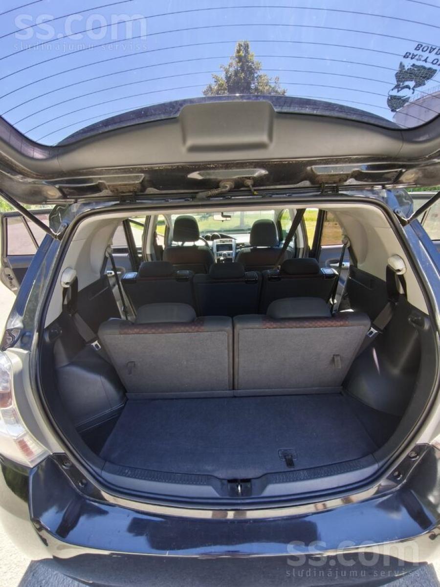 Black Toyota Verso 2011 in Riga, with an engine capacity of 2.00 L and mileage of 265 thousand km for 3800 €, photo 10 on AUTOMOTO.COM.LV