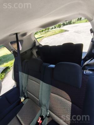 Black Toyota Verso 2011 in Riga, with an engine capacity of 2.00 L and mileage of 265 thousand km for 3800 €, photo 11 on AUTOMOTO.COM.LV