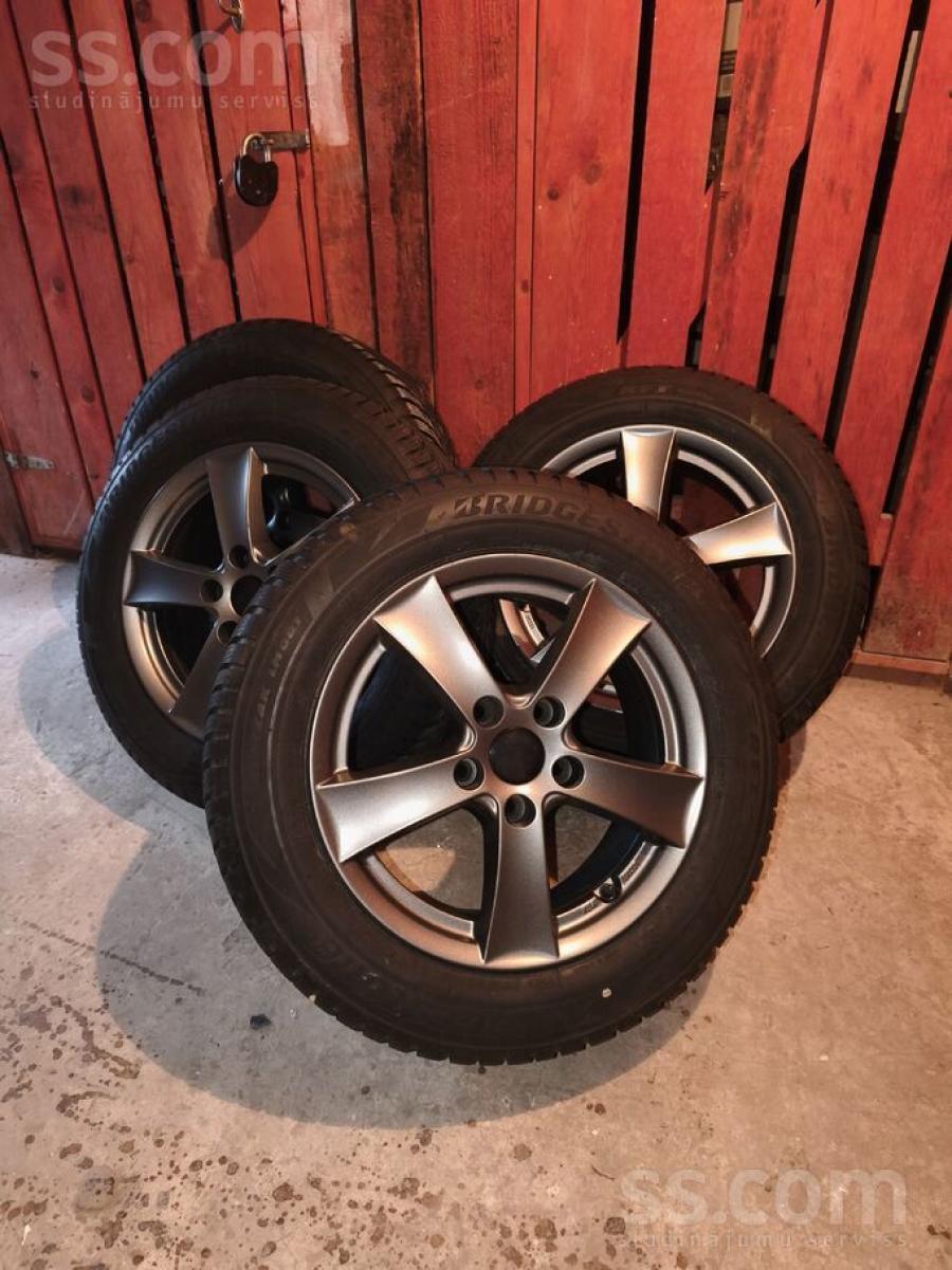 Black Toyota Verso 2011 in Riga, with an engine capacity of 2.00 L and mileage of 265 thousand km for 3800 €, photo 16 on AUTOMOTO.COM.LV