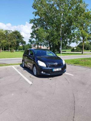 Black Toyota Verso 2012 in Klaipeda, with an engine capacity of 2.23 L and mileage of 198 thousand km for 4500 €, photo  on AUTOMOTO.COM.LV