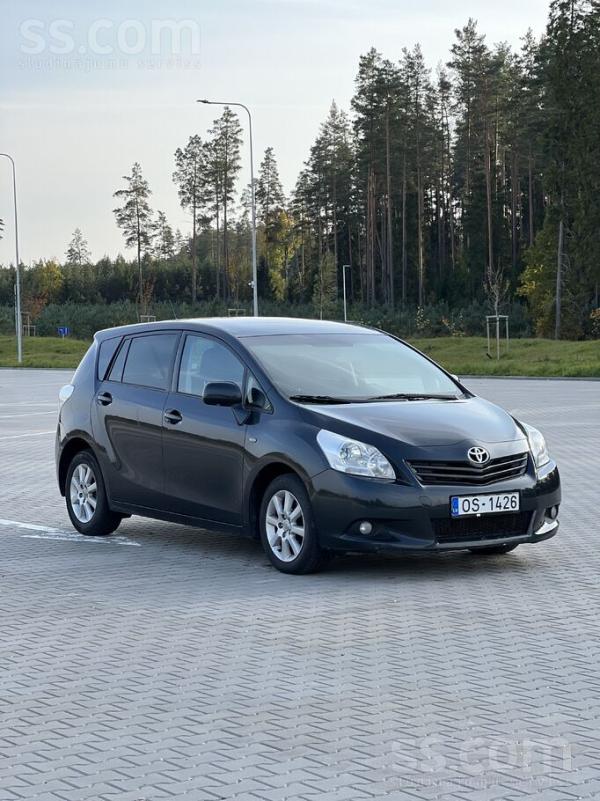 Melns Toyota Verso 2012 Valmiera, ar dzinēja tilpumu 2.00 L un nobraukumu 244 tūkst. km par 4100 €, foto 3 vietnē AUTOMOTO.COM.LV