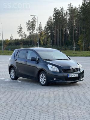 Melns Toyota Verso 2012 Valmiera, ar dzinēja tilpumu 2.00 L un nobraukumu 244 tūkst. km par 4100 €, foto 3 vietnē AUTOMOTO.COM.LV