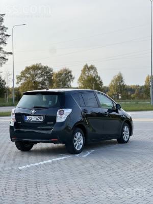 Melns Toyota Verso 2012 Valmiera, ar dzinēja tilpumu 2.00 L un nobraukumu 244 tūkst. km par 4100 €, foto 4 vietnē AUTOMOTO.COM.LV