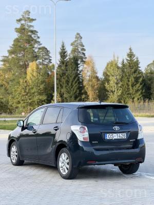 Melns Toyota Verso 2012 Valmiera, ar dzinēja tilpumu 2.00 L un nobraukumu 244 tūkst. km par 4100 €, foto 6 vietnē AUTOMOTO.COM.LV