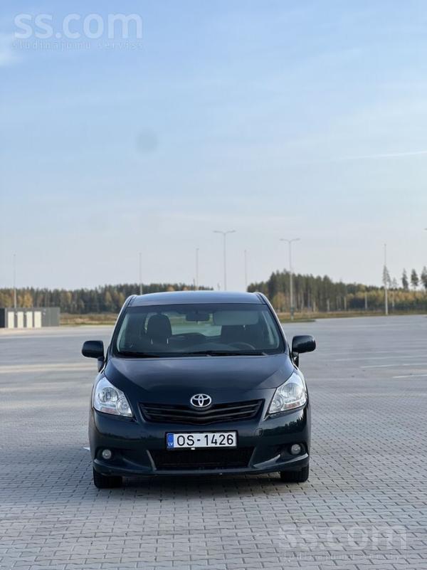 Melns Toyota Verso 2012 Valmiera, ar dzinēja tilpumu 2.00 L un nobraukumu 244 tūkst. km par 4100 €, foto 7 vietnē AUTOMOTO.COM.LV