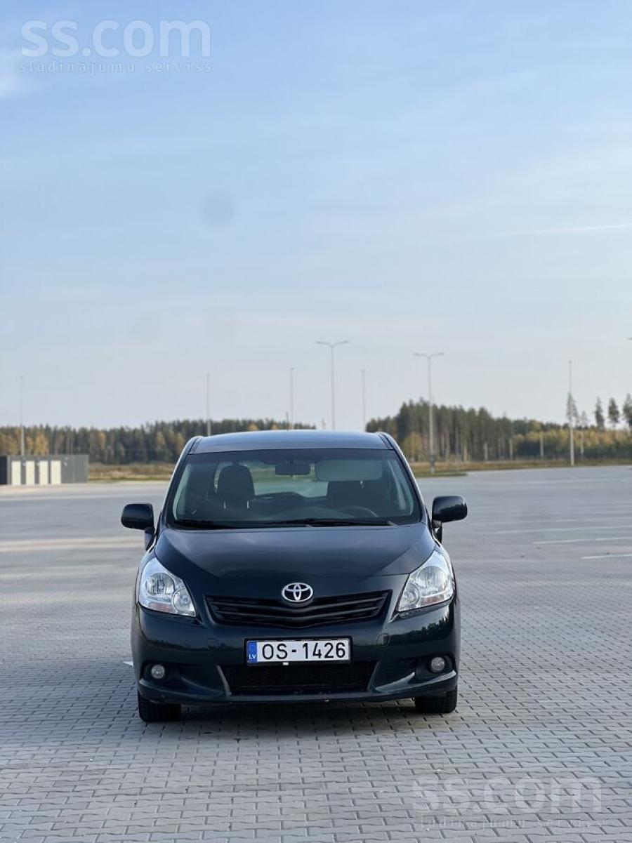 Melns Toyota Verso 2012 Valmiera, ar dzinēja tilpumu 2.00 L un nobraukumu 244 tūkst. km par 4100 €, foto 7 vietnē AUTOMOTO.COM.LV