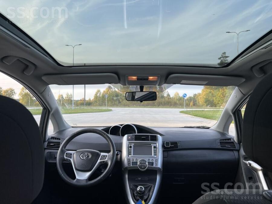 Melns Toyota Verso 2012 Valmiera, ar dzinēja tilpumu 2.00 L un nobraukumu 244 tūkst. km par 4100 €, foto 10 vietnē AUTOMOTO.COM.LV