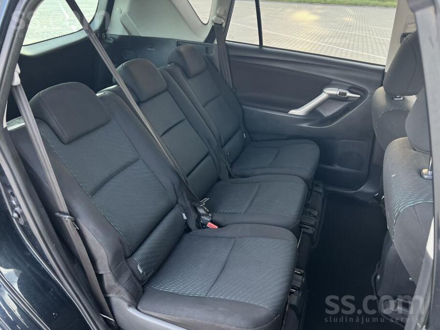 Melns Toyota Verso 2012 Valmiera, ar dzinēja tilpumu 2.00 L un nobraukumu 244 tūkst. km par 4100 €, foto 12 vietnē AUTOMOTO.COM.LV
