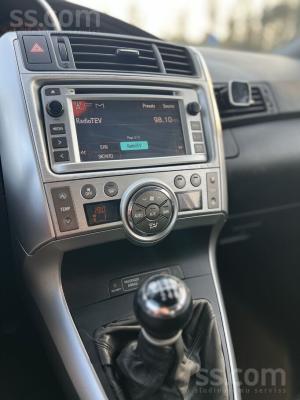 Melns Toyota Verso 2012 Valmiera, ar dzinēja tilpumu 2.00 L un nobraukumu 244 tūkst. km par 4100 €, foto 13 vietnē AUTOMOTO.COM.LV