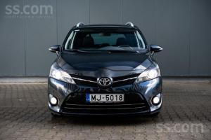 Black Toyota Verso 2014 in Riga, with an engine capacity of 1.60 L and mileage of 205 thousand km for 5200 €, photo  on AUTOMOTO.COM.LV
