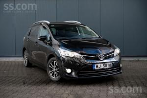 Black Toyota Verso 2014 in Riga, with an engine capacity of 1.60 L and mileage of 205 thousand km for 5200 €, photo 3 on AUTOMOTO.COM.LV