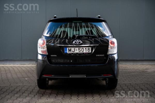 Toyota Verso 2014 in Riga on AUTOMOTO.COM.LV Black Toyota Verso 2014 in Riga, with an engine capacity of 1.60 L and mileage of 205 thousand km for 5200 €, photo 7 on AUTOMOTO.COM.LV