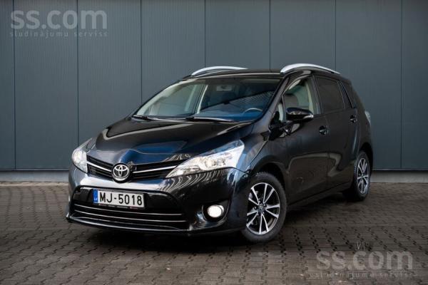 Toyota Verso 2014 in Riga on AUTOMOTO.COM.LV Black Toyota Verso 2014 in Riga, with an engine capacity of 1.60 L and mileage of 205 thousand km for 5200 €, photo 9 on AUTOMOTO.COM.LV