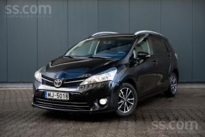 Black Toyota Verso 2014 in Riga, with an engine capacity of 1.60 L and mileage of 205 thousand km for 5200 €, photo 9 on AUTOMOTO.COM.LV