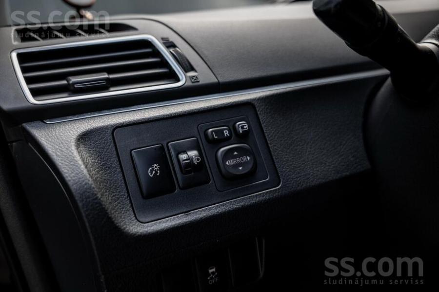 Black Toyota Verso 2014 in Riga, with an engine capacity of 1.60 L and mileage of 205 thousand km for 5200 €, photo 15 on AUTOMOTO.COM.LV