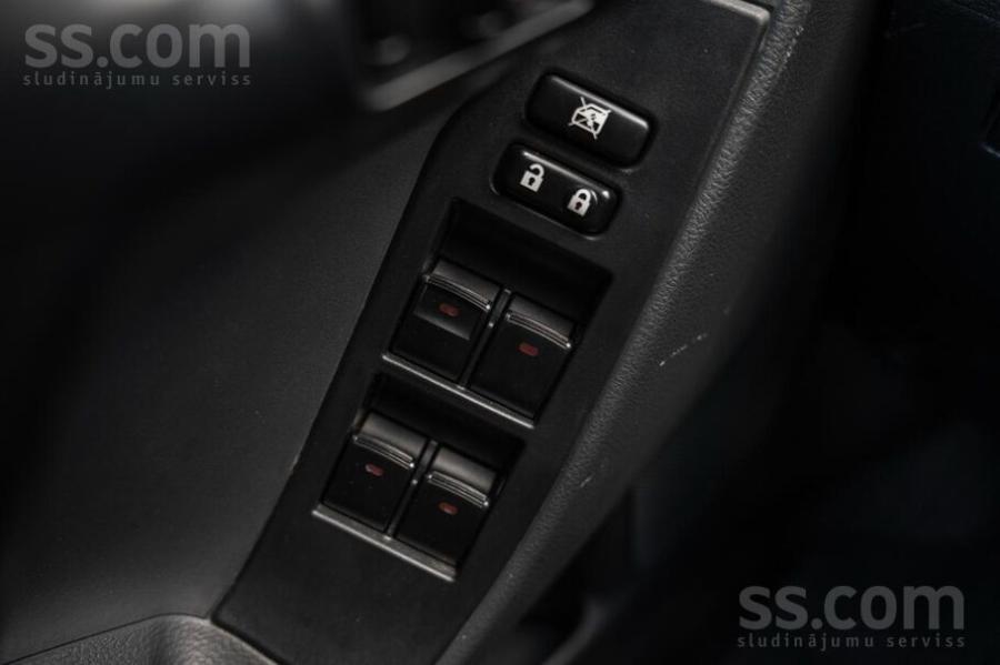 Black Toyota Verso 2014 in Riga, with an engine capacity of 1.60 L and mileage of 205 thousand km for 5200 €, photo 16 on AUTOMOTO.COM.LV