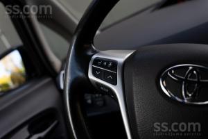 Black Toyota Verso 2014 in Riga, with an engine capacity of 1.60 L and mileage of 205 thousand km for 5200 €, photo 21 on AUTOMOTO.COM.LV