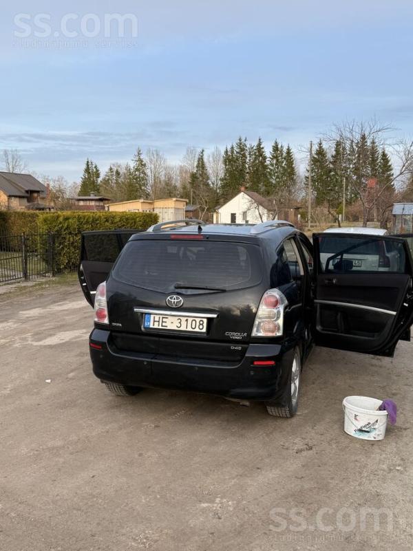 Melns Toyota Verso 2008 Jelgava, ar dzinēja tilpumu 2.20 L un nobraukumu 374 tūkst. km par 1500 €, foto 2 vietnē AUTOMOTO.COM.LV