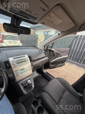Black Toyota Verso 2008 in Jelgava, with an engine capacity of 2.20 L and mileage of 374 thousand km for 1500 €, photo 5 on AUTOMOTO.COM.LV