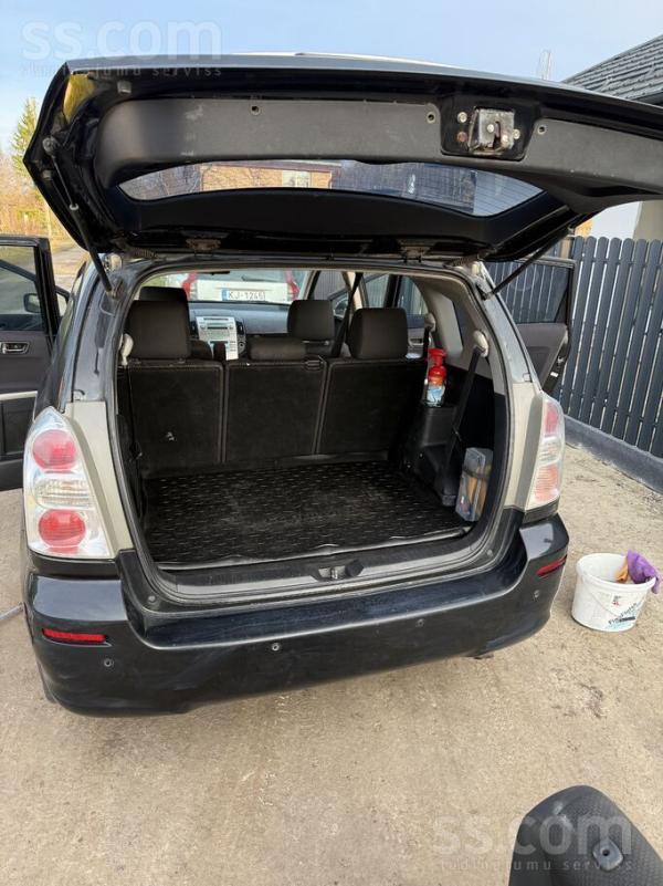Melns Toyota Verso 2008 Jelgava, ar dzinēja tilpumu 2.20 L un nobraukumu 374 tūkst. km par 1500 €, foto 6 vietnē AUTOMOTO.COM.LV