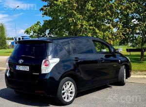 Black Toyota Verso 2009 in Jelgava, with an engine capacity of 2.20 L and mileage of 0 thousand km for 4750 €, photo 12 on AUTOMOTO.COM.LV