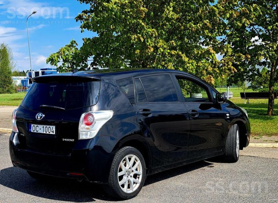 Black Toyota Verso 2009 in Jelgava, with an engine capacity of 2.20 L and mileage of 0 thousand km for 4750 €, photo 12 on AUTOMOTO.COM.LV