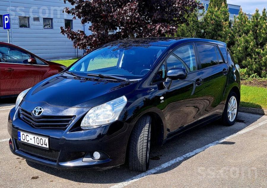 Black Toyota Verso 2009 in Jelgava, with an engine capacity of 2.20 L and mileage of 0 thousand km for 4750 €, photo 22 on AUTOMOTO.COM.LV