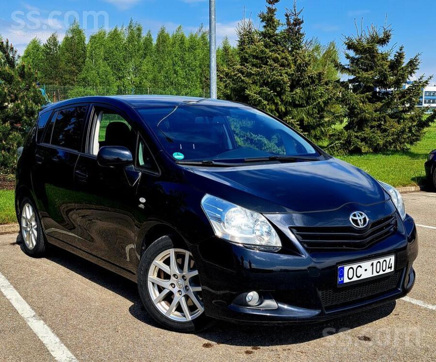 Black Toyota Verso 2009 in Jelgava, with an engine capacity of 2.20 L and mileage of 0 thousand km for 4750 €, photo 23 on AUTOMOTO.COM.LV