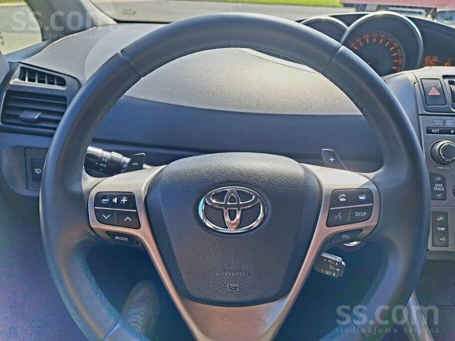 Black Toyota Verso 2009 in Jelgava, with an engine capacity of 2.20 L and mileage of 0 thousand km for 4750 €, photo 25 on AUTOMOTO.COM.LV