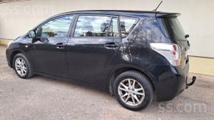Black Toyota Verso 2009 in Ogre, with an engine capacity of 2.00 L and mileage of 249 thousand km for 2900 €, photo 2 on AUTOMOTO.COM.LV