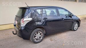 Black Toyota Verso 2009 in Ogre, with an engine capacity of 2.00 L and mileage of 249 thousand km for 2900 €, photo 4 on AUTOMOTO.COM.LV