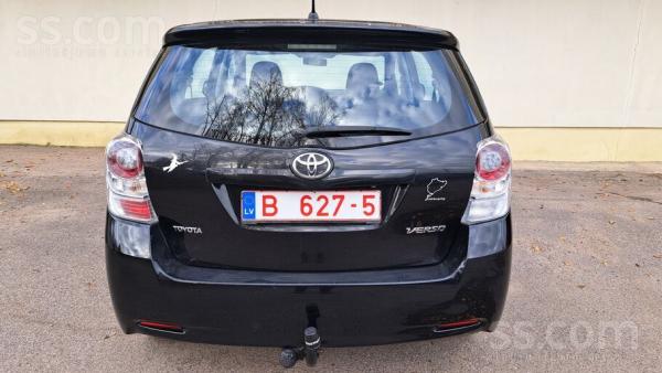 Black Toyota Verso 2009 in Ogre, with an engine capacity of 2.00 L and mileage of 249 thousand km for 4250 €, photo 8 on AUTOMOTO.COM.LV