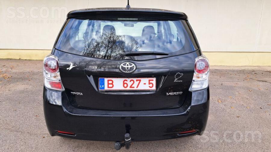 Black Toyota Verso 2009 in Ogre, with an engine capacity of 2.00 L and mileage of 249 thousand km for 2900 €, photo 8 on AUTOMOTO.COM.LV