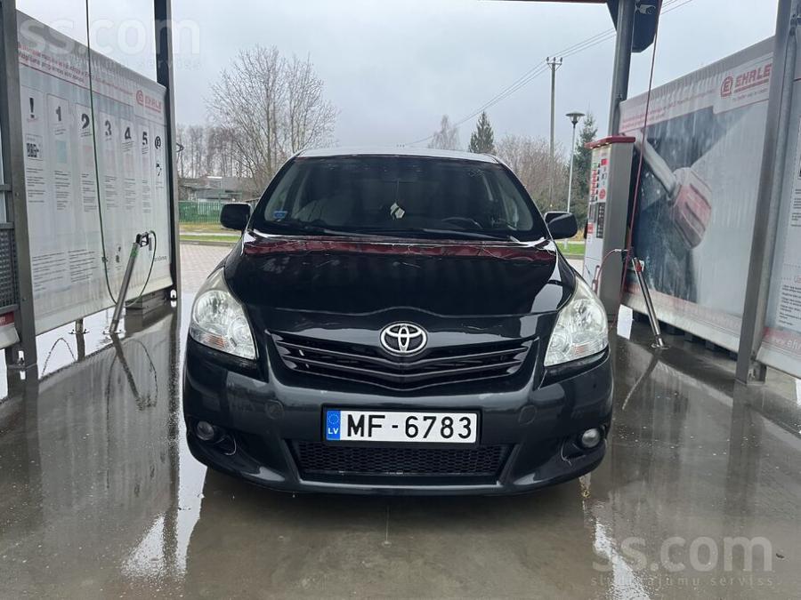 Melns Toyota Verso 2009 Ogre, ar dzinēja tilpumu 2.00 L un nobraukumu 316 tūkst. km par 4000 €, foto 3 vietnē AUTOMOTO.COM.LV