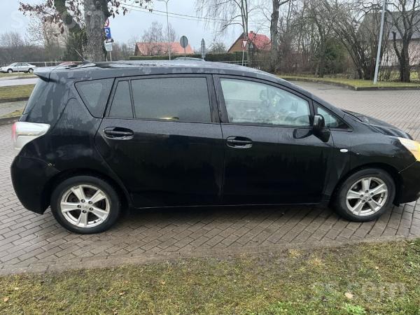 Black Toyota Verso 2009 in Ogre, with an engine capacity of 2.00 L and mileage of 316 thousand km for 4000 €, photo 9 on AUTOMOTO.COM.LV