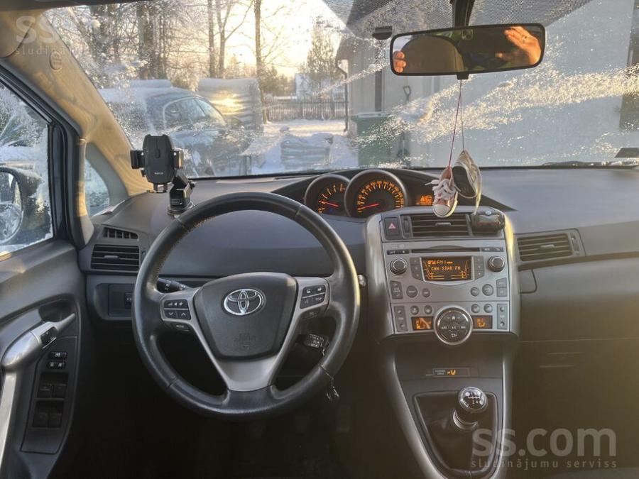 Melns Toyota Verso 2009 Ogre, ar dzinēja tilpumu 2.00 L un nobraukumu 316 tūkst. km par 4000 €, foto 11 vietnē AUTOMOTO.COM.LV